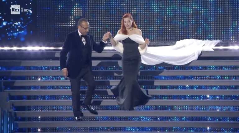 Sanremo 2025, gli abiti di Noemi per il Festival: look e stilista