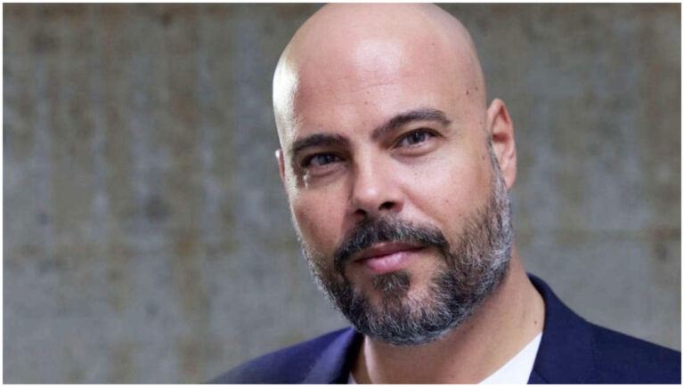 Splendida cornice su Rai 3 con Marco D'Amore e gli altri ospiti di ...