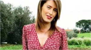 Maria Elena Boschi si mostra innamorata: romantici baci al ristorante ...